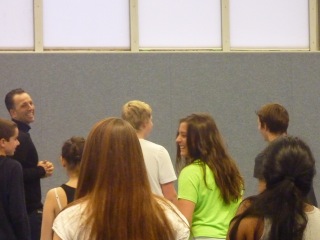 Let’s Dance – Juror Roman Frieling bringt 9te Klassen zum Tanzen ...